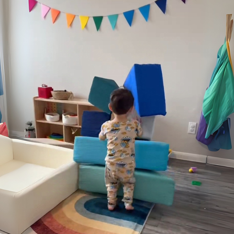 Tangram Sofa: Combining Play And Relaxation